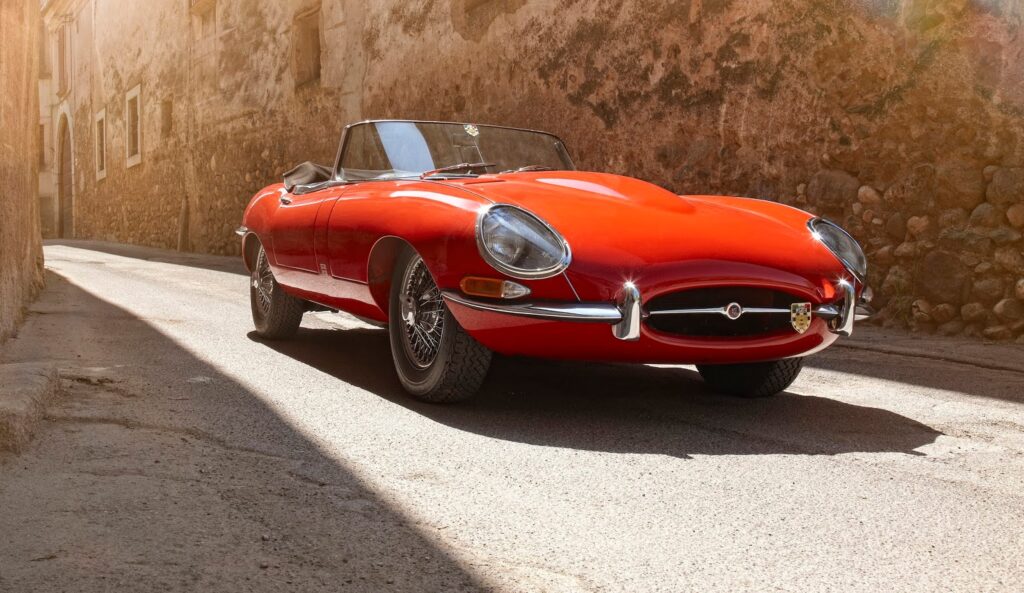 Jaguar Classic the E-Type - The Gentleman Racer