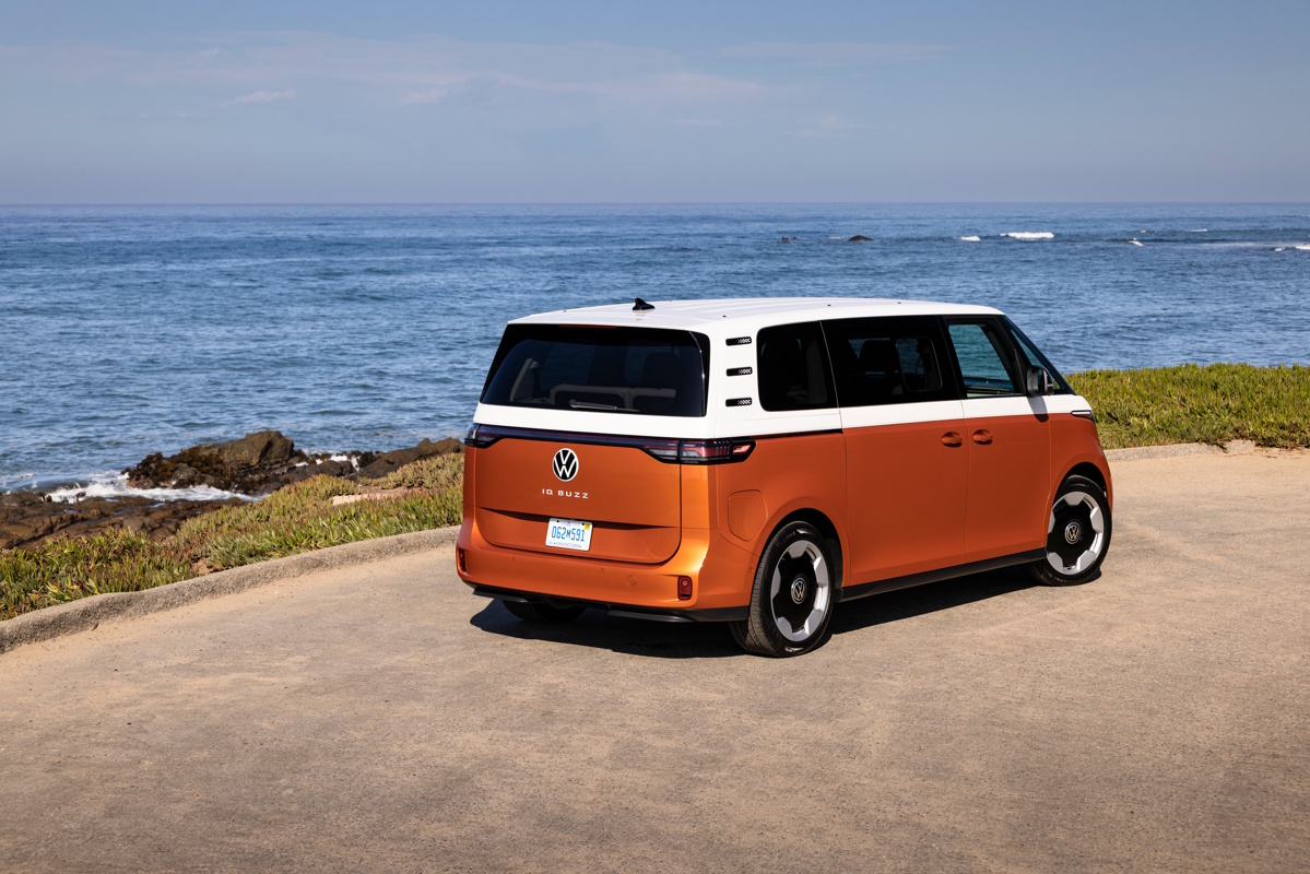ID.Buzz Return Of The Bus: Volkswagen’s Electric Microbus Balances ...