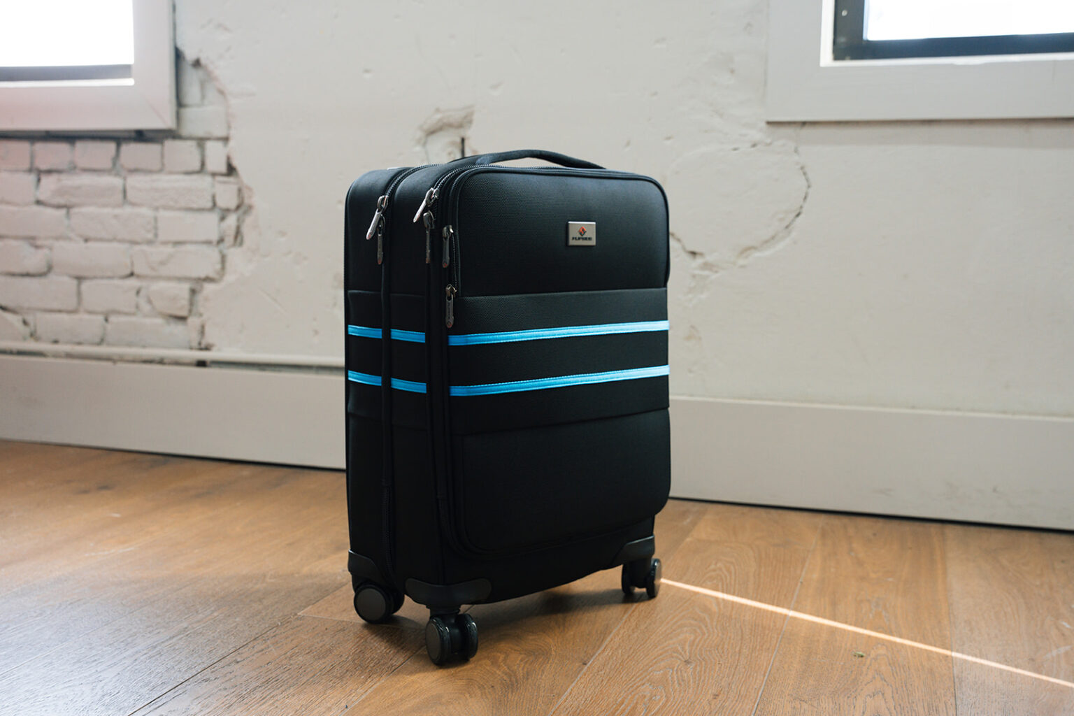 FlipSide Luggage Review: Why Rob Ferretti Designed A Carry On For Real ...